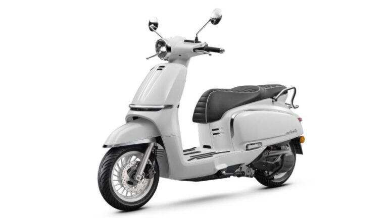 Spesifikasi CFMoto Aura 150: Skuter Retro 150cc Terbaru Siap Gebrak ...